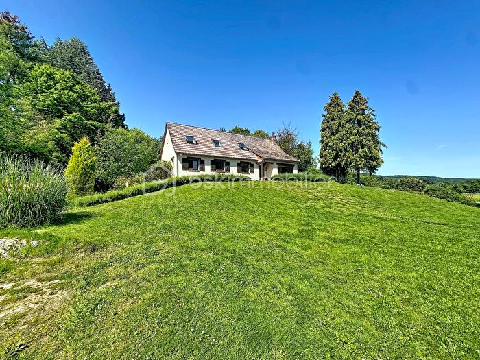 Freneuse-sur-Risle : Maison 7 pièces à vendre