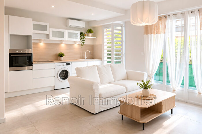 Cagnes-sur-Mer, La Gare, Les Plans, Hippodrome - Appartement 3 pièces à vendre