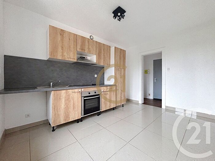 Appartement à louer - Danjoutin - 4 pièces - 3 chambres