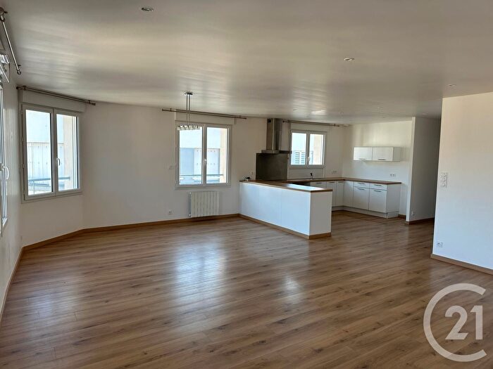 Appartement à vendre - Fougères, Centre-ville, Urbanistes - 4 pièces - 3 chambres