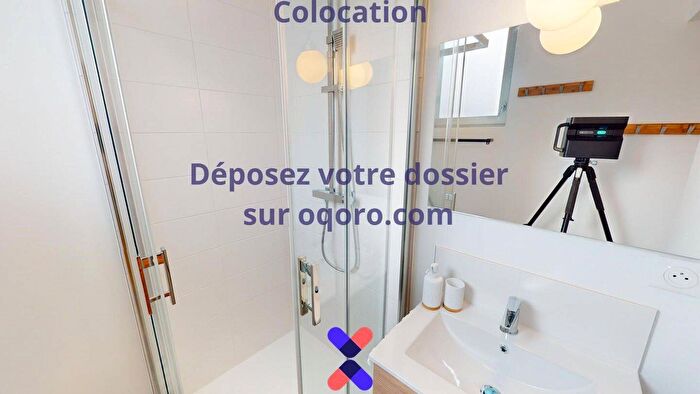 Maison à louer - Bron Centre-Le Rafour - 17 pièces - 16 chambres