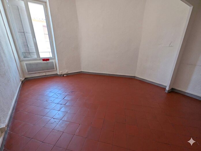 Appartement 2 pièces à Esplanade, Nîmes, à louer
