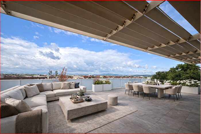 Maison à vendre - Décines-Charpieu, Centre-ville - 4 pièces