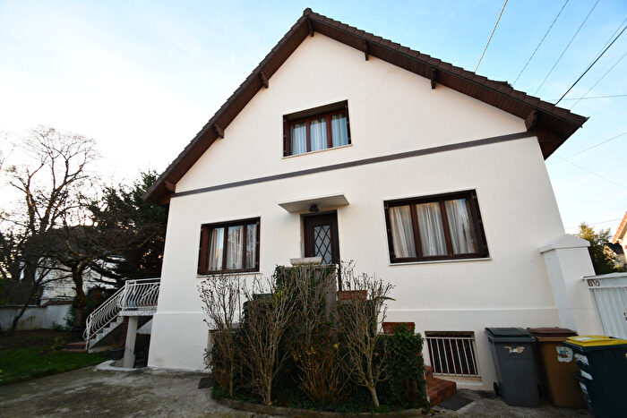 Maison à vendre - Neuilly-Plaisance, Bel Air, Clémenceau, Carnot - 6 pièces - 4 chambres