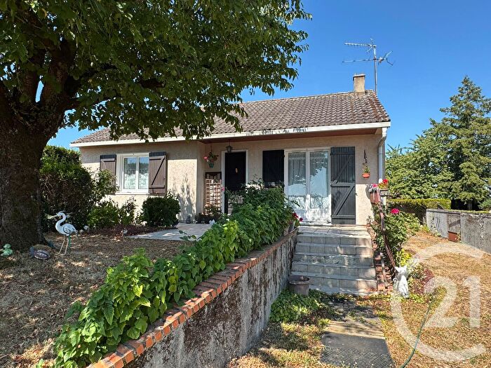 Yèvre-la-Ville : Maison 4 pièces à vendre
