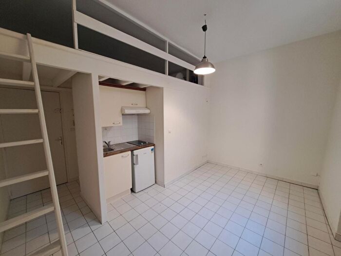 Appartement à louer - Bordeaux, Saint-Pierre - 1 pièce