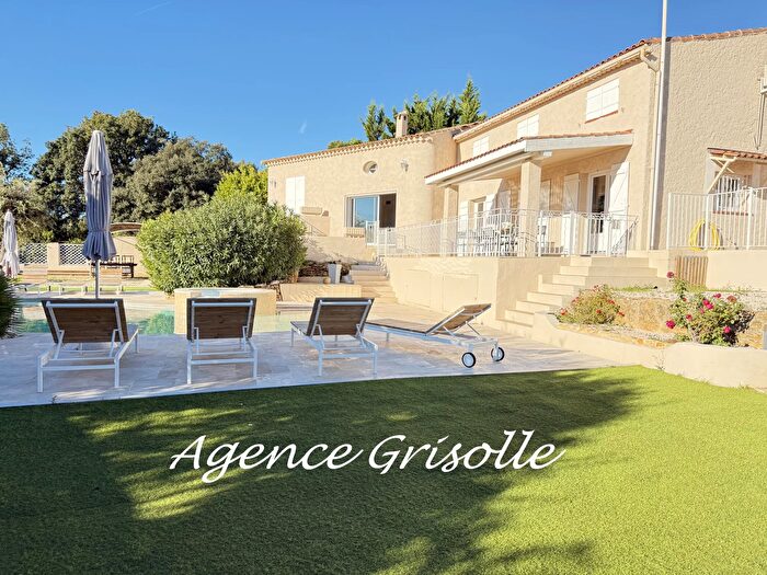 Maison à vendre - Sainte-Anastasie-sur-Issole - 6 pièces - 5 chambres