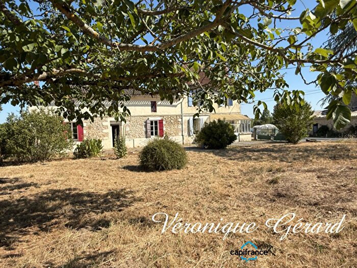 Villefranche-de-Lonchat : Maison 11 pièces à vendre