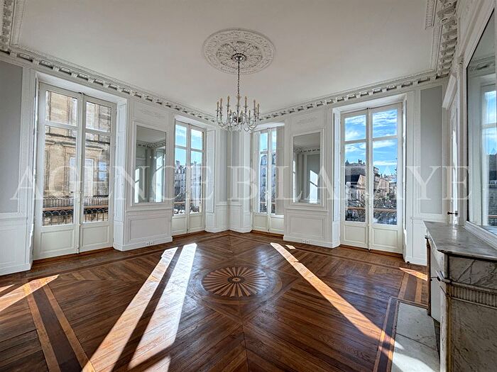 Appartement à louer - Bordeaux, Quinconces, Grands Hommes, Tourny - 7 pièces - 5 chambres