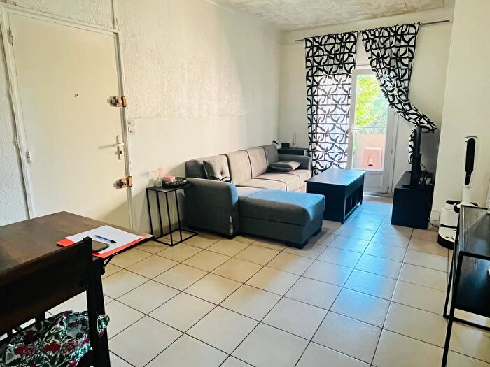 Appartement à vendre - Marseille e , Le Canet - 2 pièces - 1 chambre