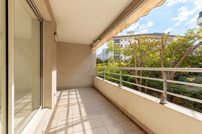 Appartement à louer - Castellane, Marseille ème arrondissement - 3 pièces - 2 chambres