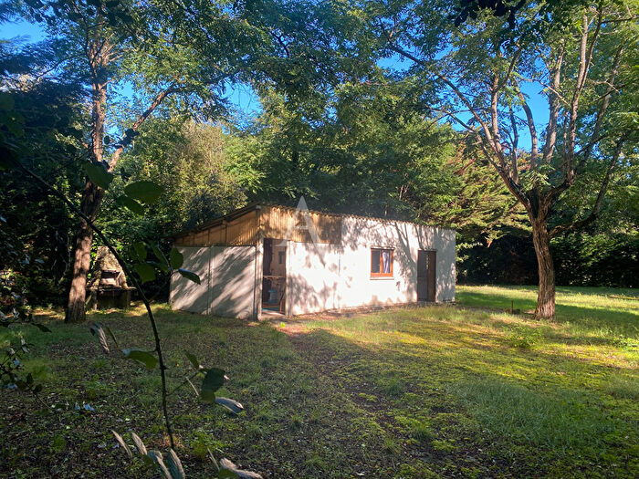 Maisons à vendre et appartements à louer - 1