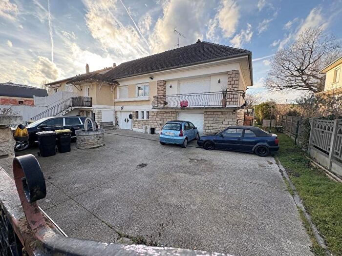 Maison à vendre - Montfermeil, Les Oiseaux - 7 pièces - 5 chambres