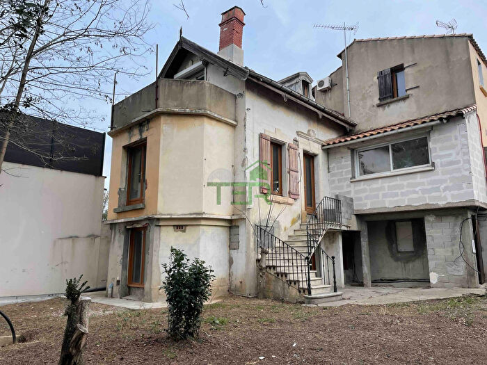 Maison à vendre - Béziers, Champ de Mars - 9 pièces - 3 chambres