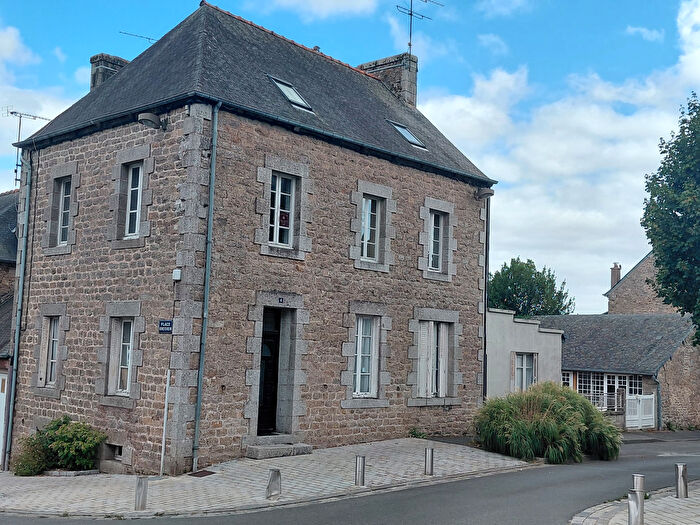 Maison 8 pièces à Saint-Nicolas-du-Pélem, à vendre