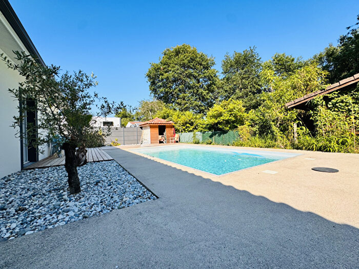 Maison 4 pièces à Azur, à vendre