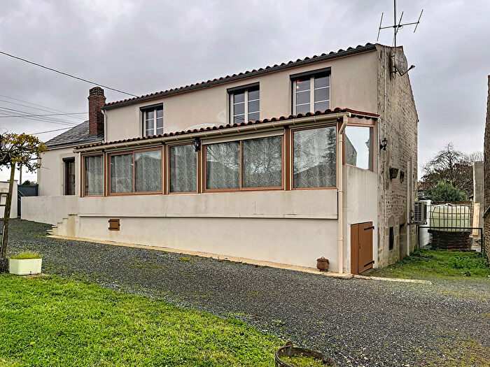 Maison à vendre - Saint-Michel-le-Cloucq - 5 pièces - 3 chambres