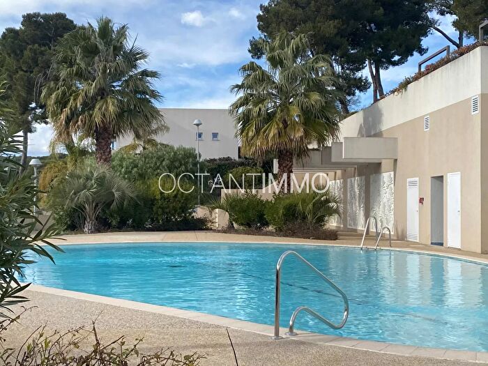 Appartement à louer - Antibes, Rabiac, Carriat, Les Semboules, Les Brusquets - 4 pièces - 3 chambres