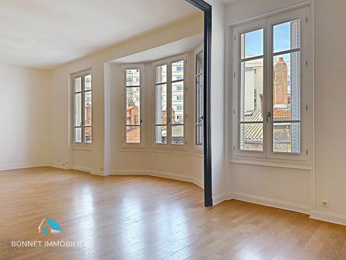 Clermont-Ferrand, Vallières, Sallins, Poncillon : Appartement 6 pièces à louer