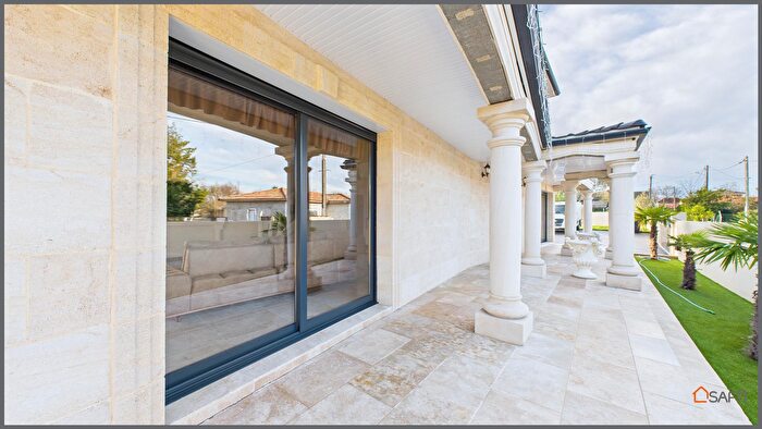 Maison à vendre - Ambarès-et-Lagrave, Centre-ville, Lagrave, Les Erables, Chêne Vert - 6 pièces - 3 chambres