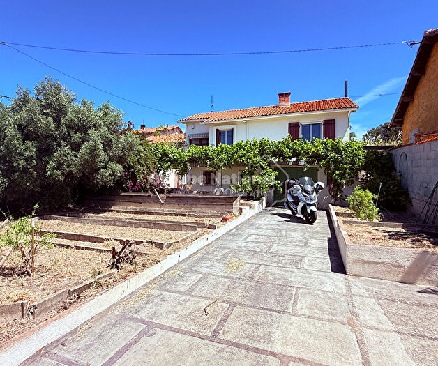 Marseille 16ème, Saint-Henri : Maison 4 pièces à vendre