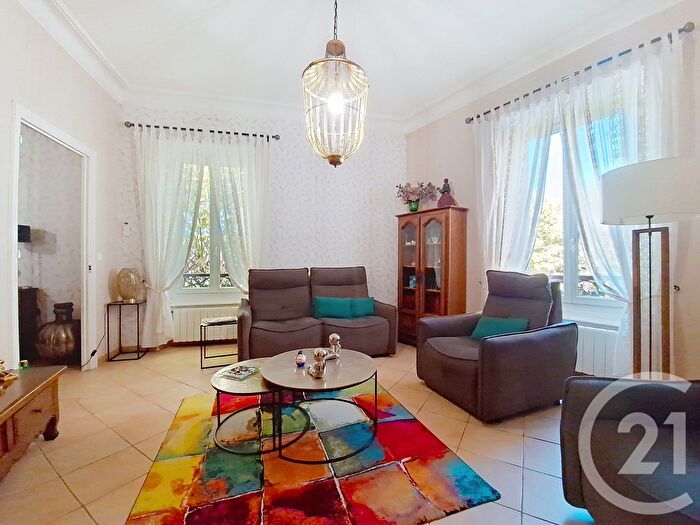 Appartement 4 pièces à Alès, Centre-ville, à louer