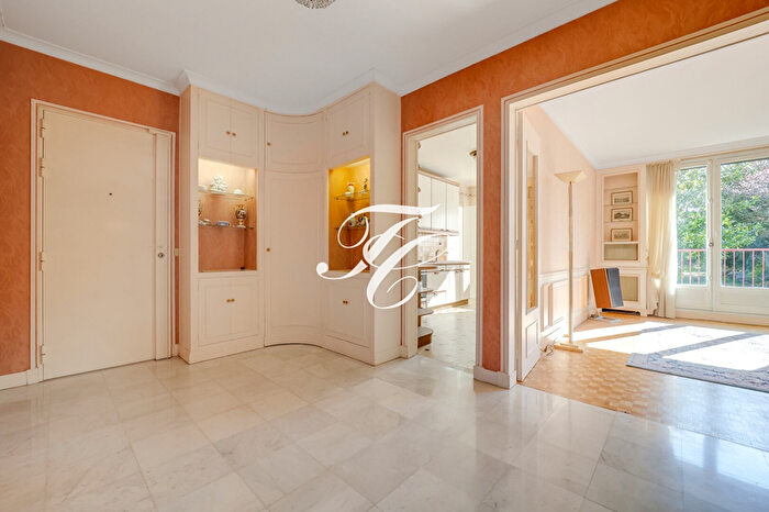 Ville-dAvray - Appartement 5 pièces à vendre