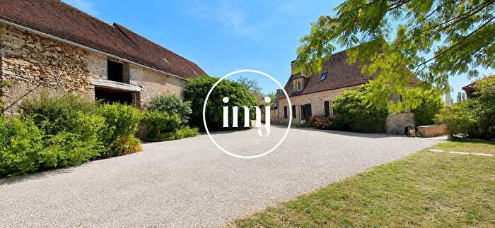 Maison 5 pièces à Génis, à vendre