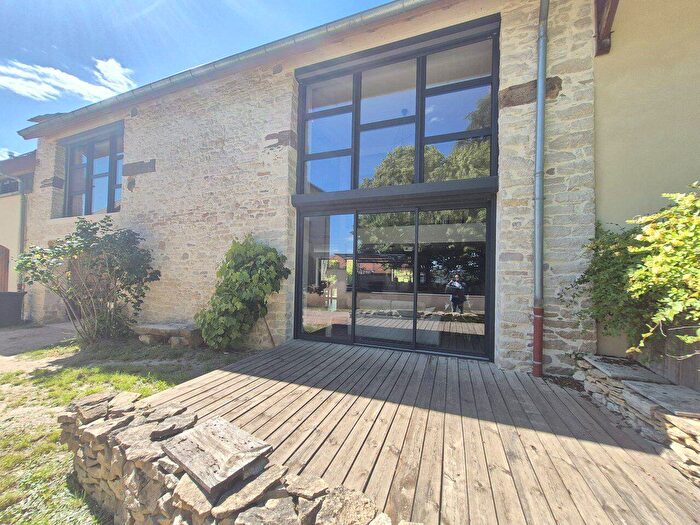 Maison 7 pièces à louer à Saint-Marcel-Bel-Accueil