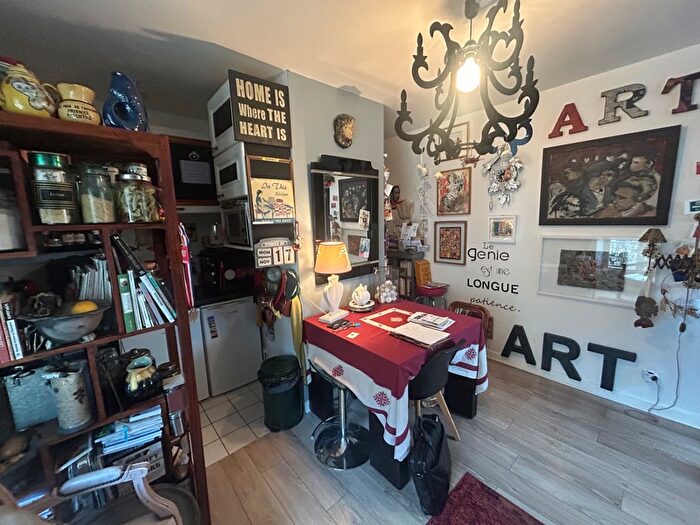 Appartement à vendre - Aix-les-Bains, Centre-ville - 2 pièces - 1 chambre