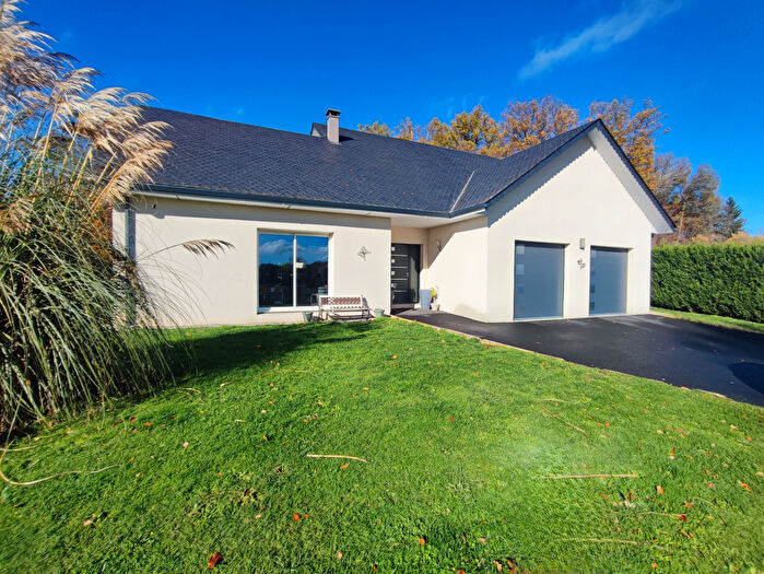 Maison à vendre - Ussel - 4 pièces - 3 chambres