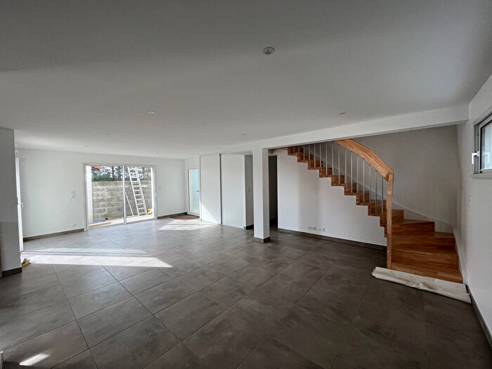 Maison à louer - Barbechat - 4 pièces - 3 chambres