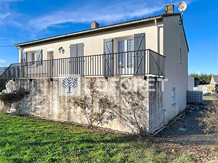 Maison à vendre - Irais - 9 pièces - 5 chambres