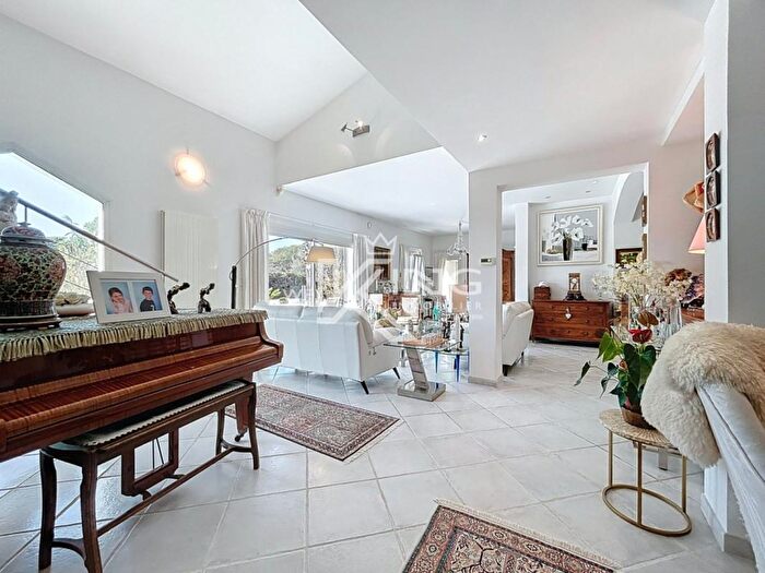 Maison à vendre - Saint-Raphaël, Plateau Notre-Dame - 6 pièces - 4 chambres