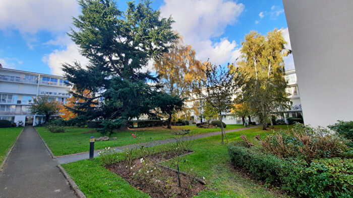 Appartement 2 pièces à vendre à Fontenay-le-Fleury, Vieux village