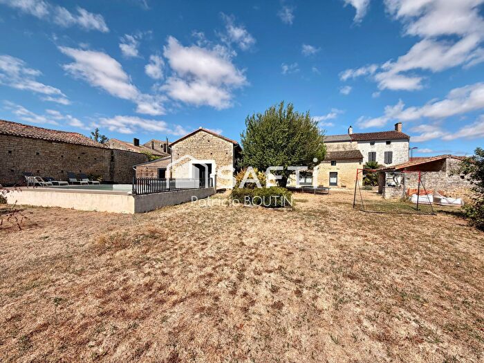 Saint-Romans-lès-Melle : Maison 5 pièces à vendre