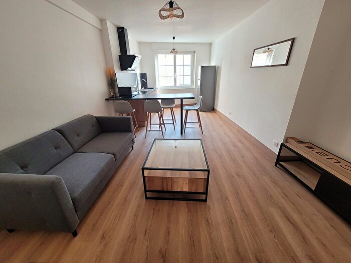 Appartement à louer - Saint-Jean-dAngély - 3 pièces - 2 chambres