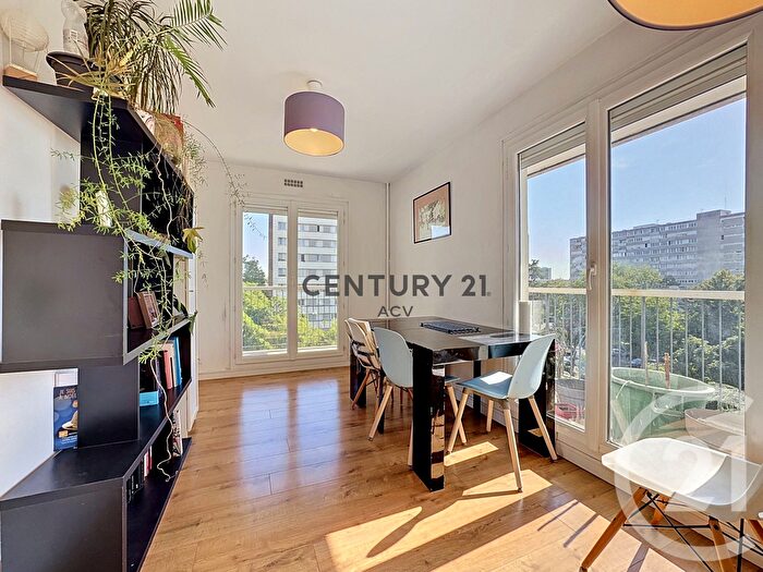 Appartement 4 pièces à Maisons-Alfort, Charentonneau, à vendre