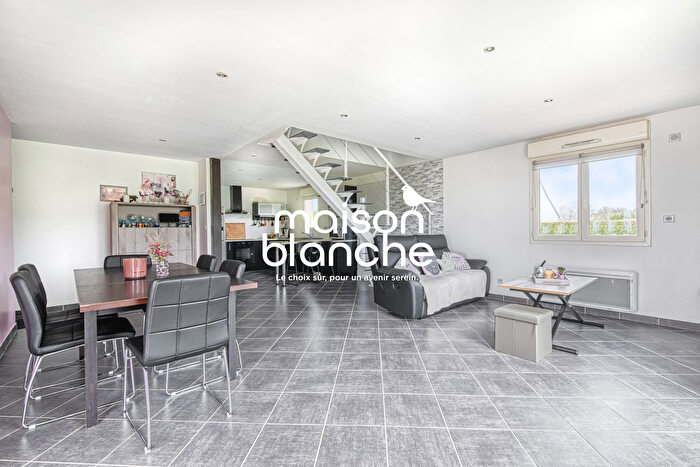 Maison à vendre - Blaison-Gohier - 7 pièces - 5 chambres