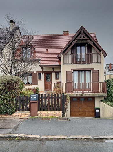 Maison à vendre - Sainte-Geneviève-des-Bois, Hôtel de Ville - 6 pièces - 4 chambres