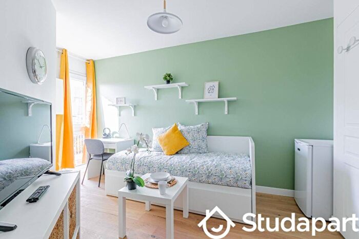 Appartement à louer - Gare, Saint-Denis - 1 pièce - 2 chambres