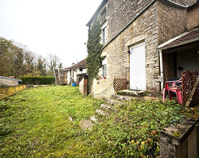 Maison à vendre - Saint-Seine-sur-Vingeanne - 7 pièces - 4 chambres