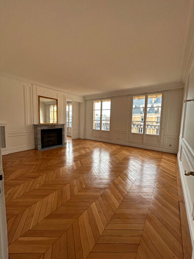 Appartement à louer - Paris e , Clichy, Trinité - 5 pièces - 4 chambres
