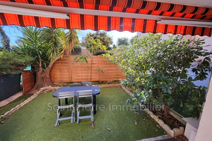 Appartement à louer - Cros de Cagnes-RN, Cagnes-sur-Mer - 2 pièces - 1 chambre