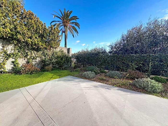 Appartement à louer - Nice, Saint-Lambert, Bas-Cimiez - 3 pièces - 2 chambres