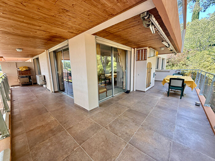 Appartement à vendre - Aix-en-Provence, Saint-Donat, Les Platanes - 4 pièces - 3 chambres