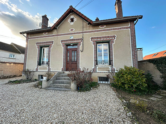 Maison à vendre - Étigny - 6 pièces - 3 chambres