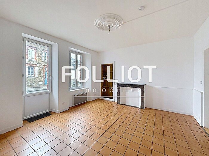 Centre Ville, Coutances : Appartement 1 pièce à louer