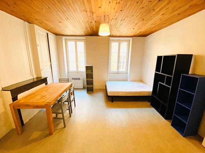 Appartement à louer - Mâcon, Centre-ville - 1 pièce - 1 chambre
