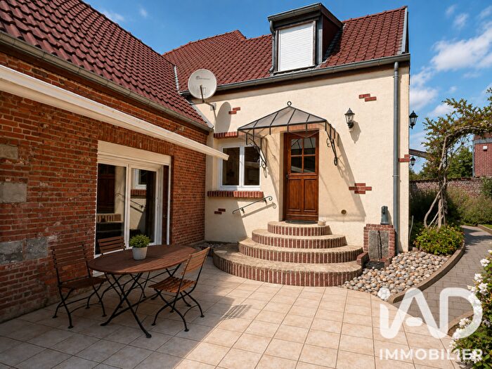 Maison 8 pièces à Sebourg, à vendre